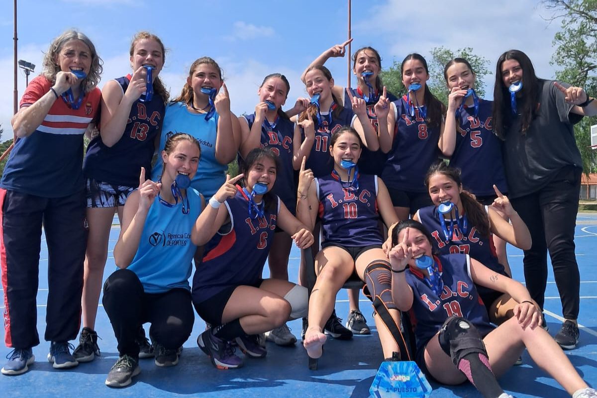Nancy Porello celebra el primer campeonato provincial de handball en el ...